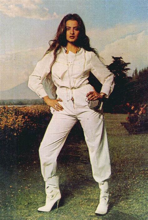 Pin By Through The Lens Of Shah Rukh On Bollywood Bollywood Outfits