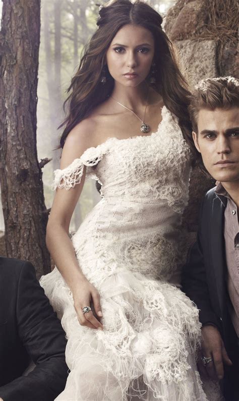 Download Wallpaper Elena The Vampire Diaries Stefan Damon Season 2