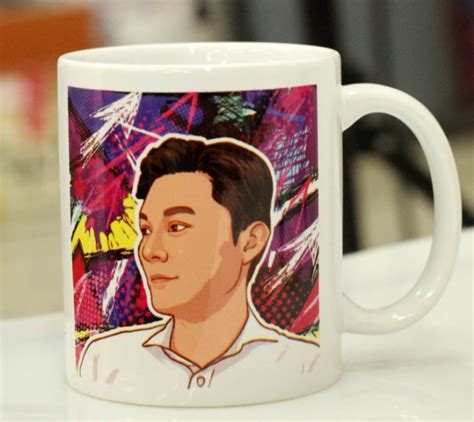 주말주일 작업 합니다 단체티셔츠 캐리커처 티셔츠 팝아트 초상화 가족티셔츠 팔순잔치티셔츠 칠순잔치티셔츠 돌잔티 티셔츠 가족 행사를 위한 일요일 작업 해서 월요일 발송 버스나