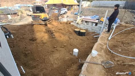 [클립] 오수맨홀 공사 9편 47호집 세라믹 사이딩 설명 배관작업은 쉬운편에 속한다고 함 Soop Vod