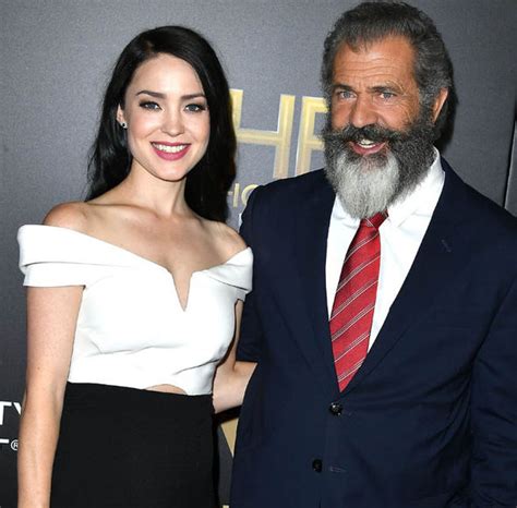 Who Is Mel Gibsons Girlfriend Rosalind Ross 26 Wows At Oscars Weeks