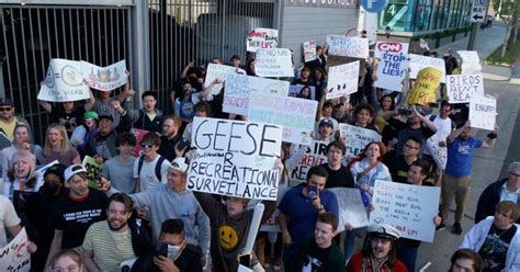 Sunday On 60 Minutes Birds Arent Real Cbs News