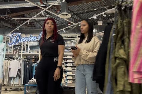 Caught Phat Ass Redhead Latina Spandex Leggings Yoga Pants Forum