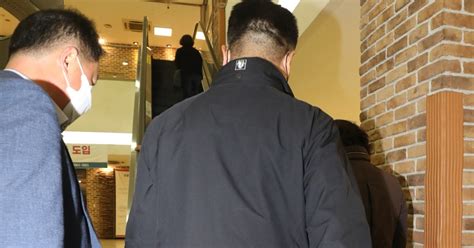 윤 대통령 생환 광부 2명에게 홍삼 선물하며 쾌유 기원