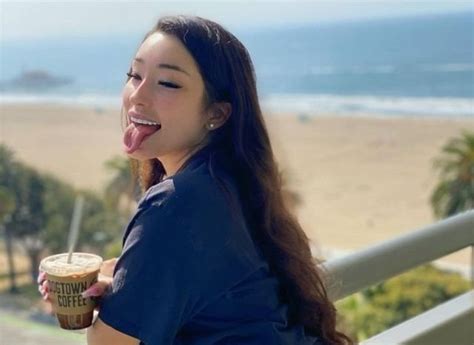 Bend At The Waist 34 Pics Bend At The Waist 34 Pics