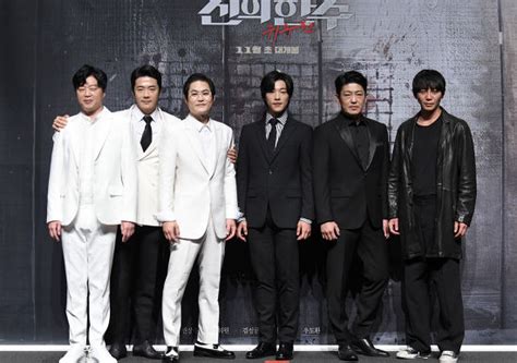 Kim Heewon Kwon Sangwoo Kim Sungkyu Foto De Stock De Contenido