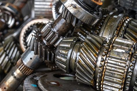 폐차장 또는 스크랩야드에서 사용 된 변속기 기어 박스 부품 0명에 대한 스톡 사진 및 기타 이미지 0명 강철 개체 그룹 Istock