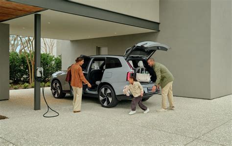 Home Car Charging Easy Fast And Efficient Ev Charging Volvo Car Usa