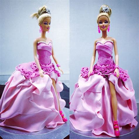 Barbie The Runway Cake With Gum Paste And Fondant Fete Gateau