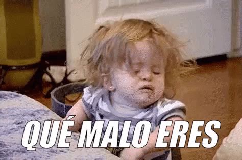 Niña Bebe Llorando Y Haciendo Berrinche  Que Malo Eres Malvado Te