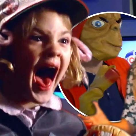 Drew Barrymore Et Scream Drew Barrymore Reprises Iconic Scream Role
