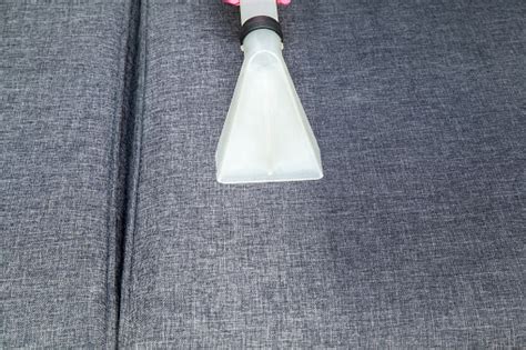 전문적으로 추출 방법으로 소파 화학 청소 살이 포동포동한 가구 청소 소파에 대한 스톡 사진 및 기타 이미지 소파 청소하기 가구 Istock