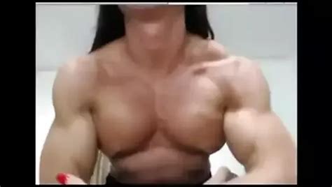 누드 포즈를 취하는 Fbb xHamster