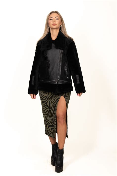 Дублянка жіноча натуральна чорна з мутоном Світ Шкіри та Хутра