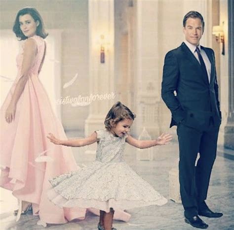 Tony And Ziva Holding Hands