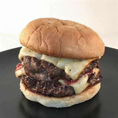 Smashed Cheeseburger Recept På Ostburgare Med Dubbla Puckar Johans Mat