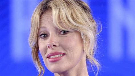 Alessia Marcuzzi Torna In Tv Mara Venier Svela Tutto