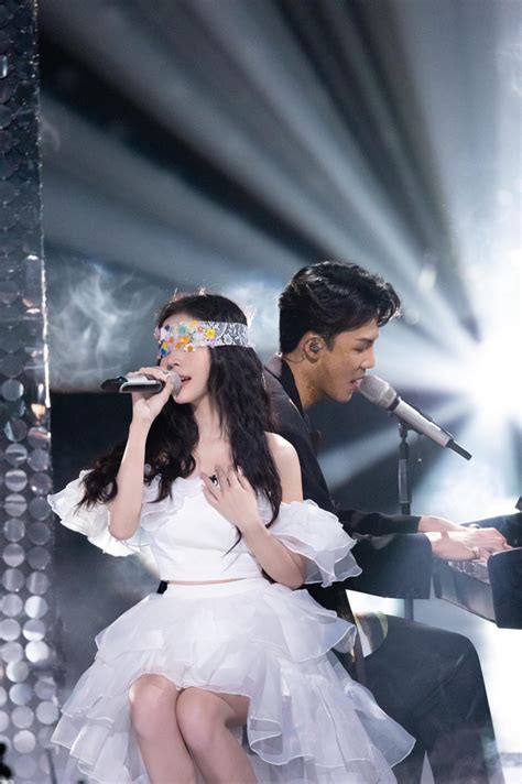 Lyly Khoe Visual Tiên Tử Song Ca Cực Ngọt Với Trai đẹp Tại Show Trung