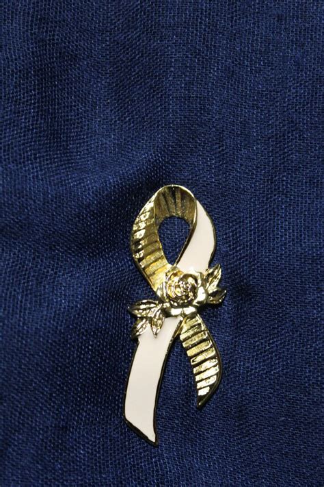 Pin Breast Cancer Awareness Gem