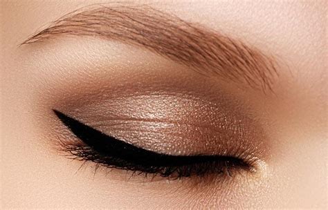 Dramatic Eye Makeup For Brown Eyes