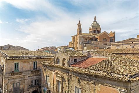 10 Favara Agrigento Foto Foto Foto Stok Potret And Gambar Bebas