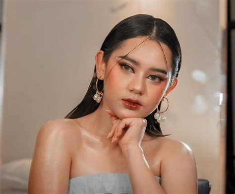 Ziva Magnolya Biodata Biografi Peri Cintaku Lirik Dan Chord Zona Artikel Baru