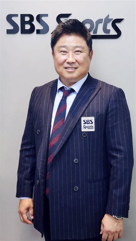 두산 지휘봉 내려놓은 김태형 전 감독 해설위원으로 새출발 파이낸셜뉴스
