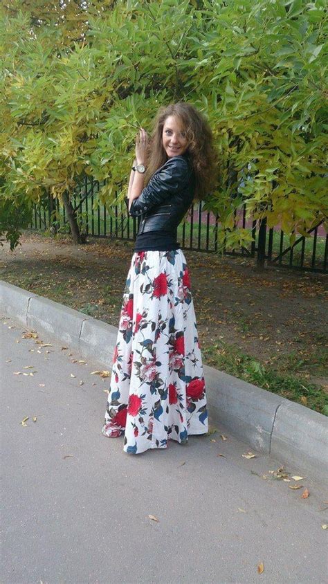 If Anybody Knows Her Tell Her That I Wanna Meet Her Rlongskirts