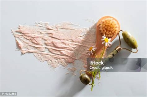 스파 허브 화장품 스크럽 파란색 배경에 자연 의학 개념 플랫 레이 스타일 각질제거에 대한 스톡 사진 및 기타 이미지 각질제거 건강한 생활방식 기름기 있는 Istock