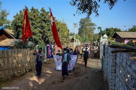 မုံရွာတွင် ဖက်ဆစ် စစ်ကောင်စီ တော်လှန်ရေး လက်ပံတောင်းတောင် ပြည်သူများ ခ