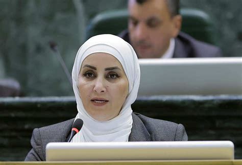 النائب رانيا أبو رمان تطرح حلا لمديونية الجامعات الحكومية رؤيا نيوز