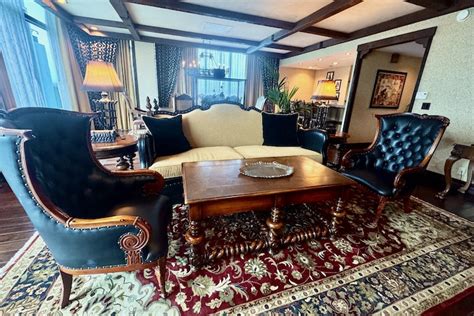 Disneyland Hotel Cara Goldsbury Luxury Disney Vacations