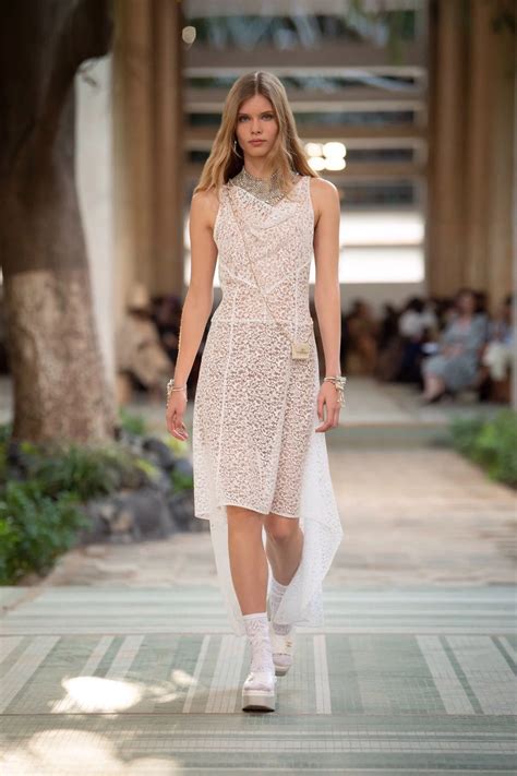 더쿠 블랙핑크 제니의 코디 소화력