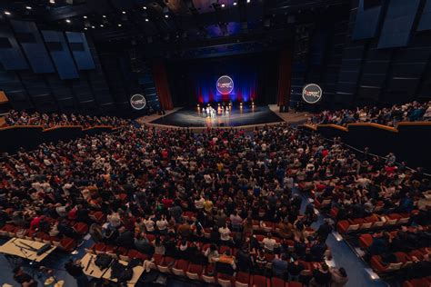 Свети Валентин с Комеди Клуба в Зала 1 НДК билети Stand Up Comedy