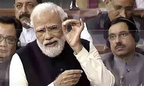 Pm Modi Takes Swipe At Congress And Predicts Ndas 400 Seat Victory In