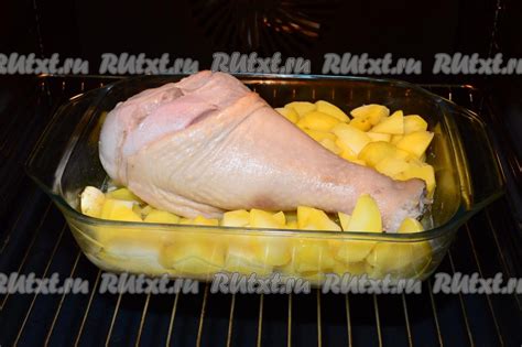 Голень индейки с картошкой в духовке 9 фото в рецепте