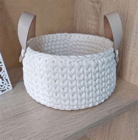 Корзина для хранения с кожаными ручками и деревянным донышком в интернет магазине Ярмарка