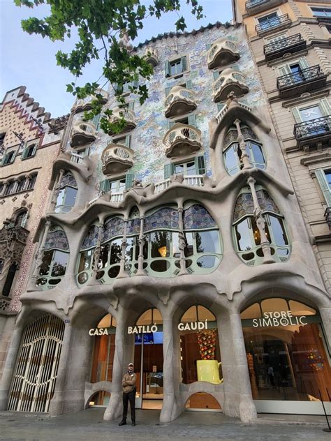 스페인바르셀로나 2일차 가우디 반나절 투어구엘공원사그리다파밀리아 성당 몬주익 분수쇼 휴장 네이버 블로그