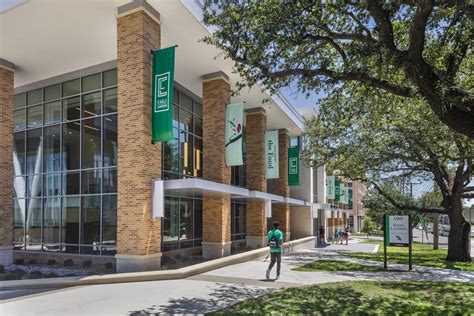 Eagle Landing Branding Unt Dining Services