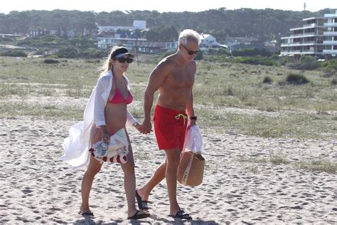 A Días De Confirmar Su Embarazo Luly Drozdek Y Hernán Nisenbaum Disfrutan De La Playa Infobae
