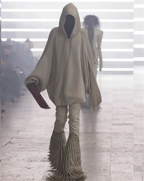 Bomb Accessories Rick Owens Debuted White Statement Kiss Boots For