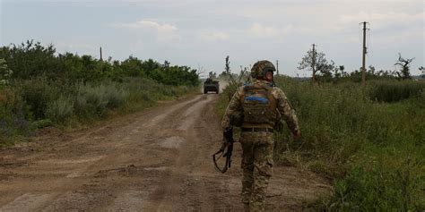 Мобілізація — чому треба стати на військовий облік кого призивають і чи відправляють усіх на