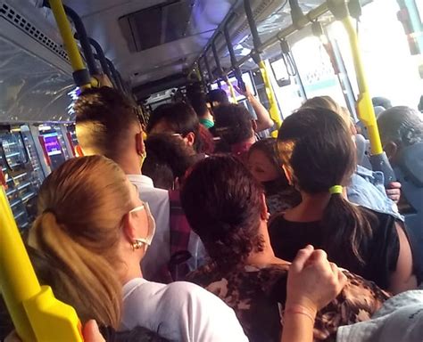 Passageiros Do Brt Reclamam De Lotação Atrasos E Falta De Informações