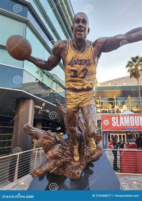 Nba Players With A Statue At Levi Adermann Blog