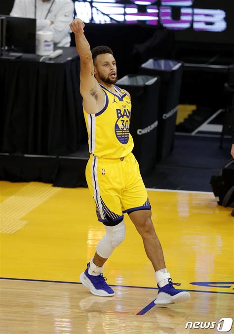 커리 커리어 하이 62점 폭발 골든스테이트 포틀랜드 제압