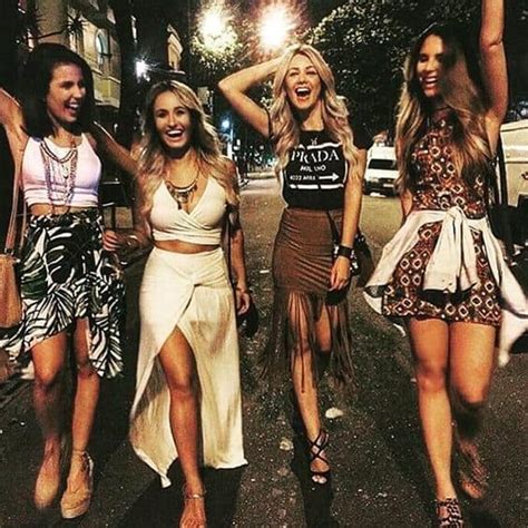 10 Signs Youre The Mom In Your Friend Group Society19