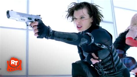 Resident Evil Retribution 2012 Alice Fights Zombies Scene