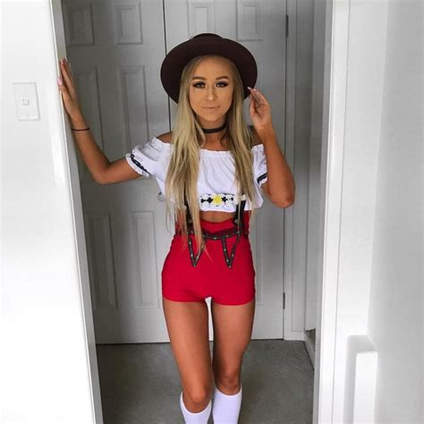 Very Tight Shorts Porn Pic