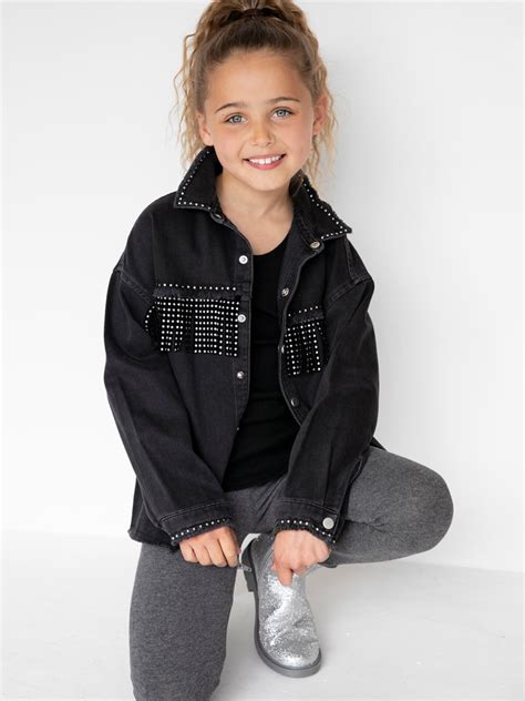 MOT Models Isabella