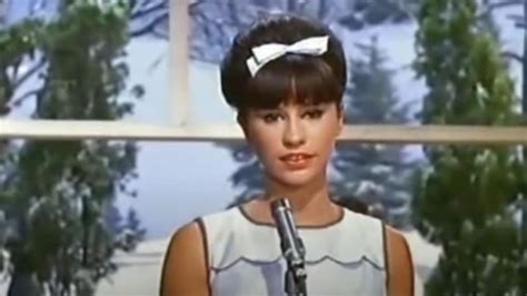 Morre Astrud Gilberto Cantora Que Levou Garota De Ipanema Para O Mundo Aos 83 Anos Verso